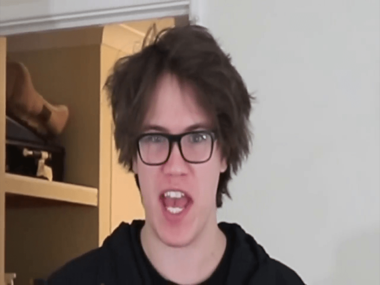 YouTuber Maxmoefoe's Net Worth 2018 | Earnings from 2 Million ...
