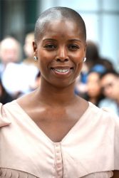 Sidra Smith Biography – Net Worth, Twin Sister, Bald Head, Photos, Husband